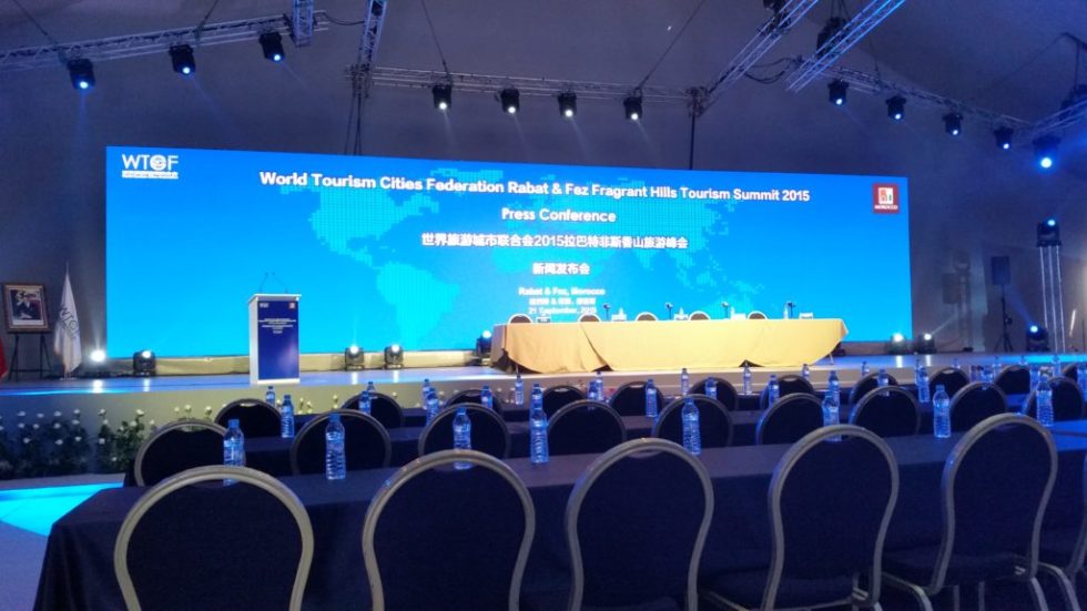 LEDCAST, spécialiste de l'écran géant LED sur mesure ou standard