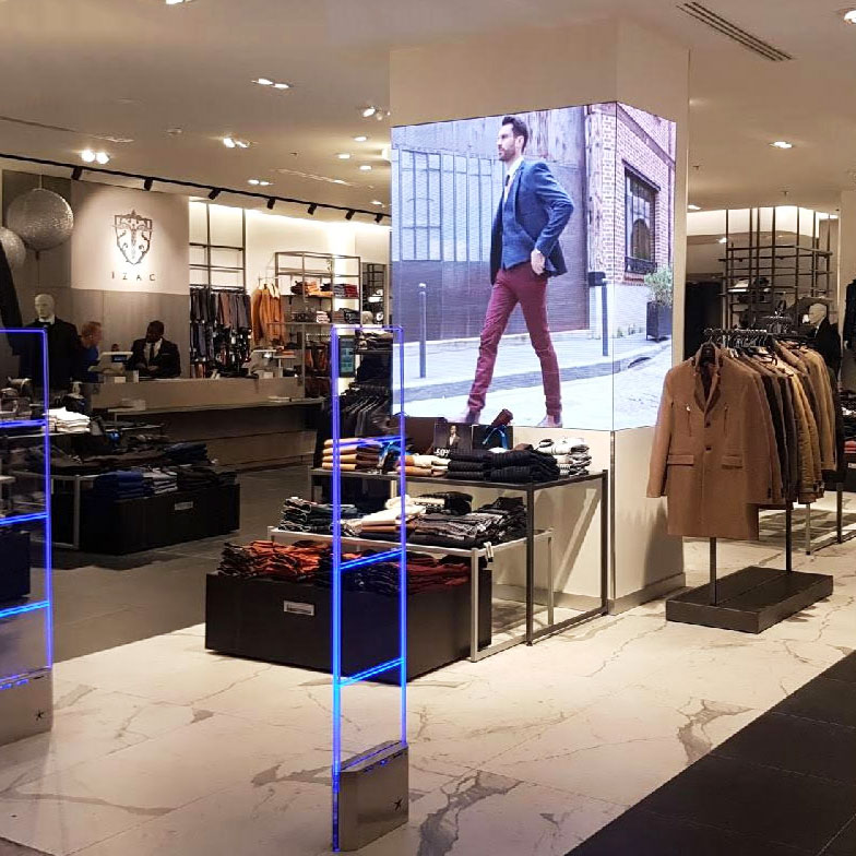 Écrans Géants Retail Indoor, spécialiste de l’écran géant LED - LEDCAST